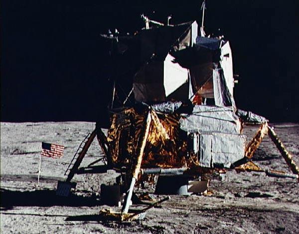 NASA asks Apollo engineers for help with Moon plans | New Scientist