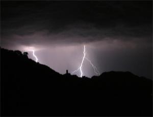 Lightning strikes give blizzard warning | New Scientist