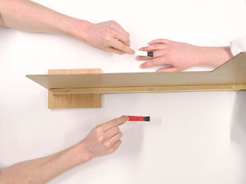 Non-amputees given an invisible phantom limb | New Scientist