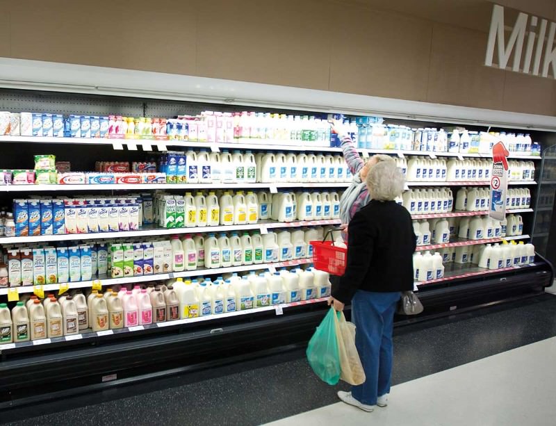 Guzzling milk might boost your risk of breaking bones | New Scientist