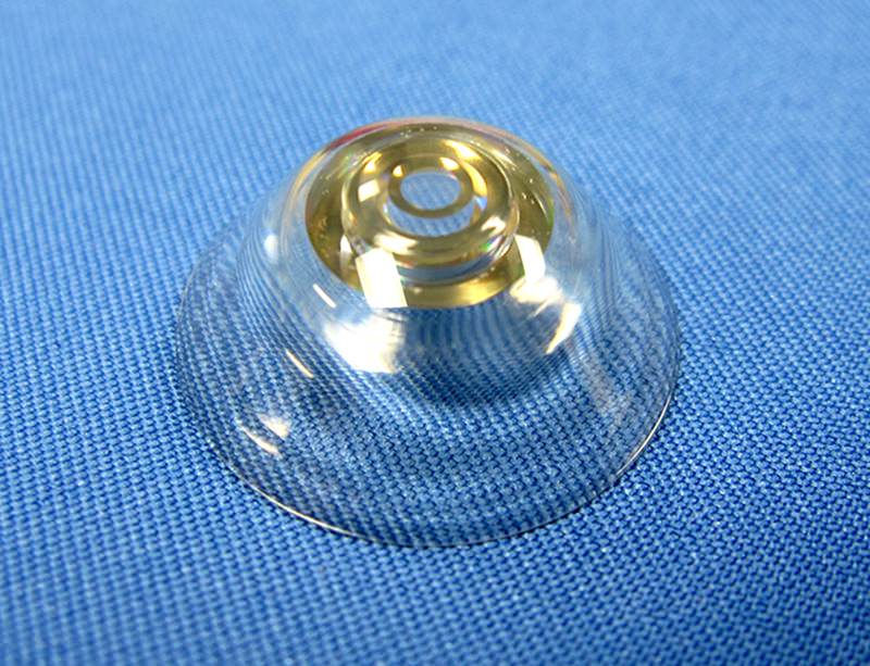 Telescopic contact lenses let you zoom in on demand | New Scientist