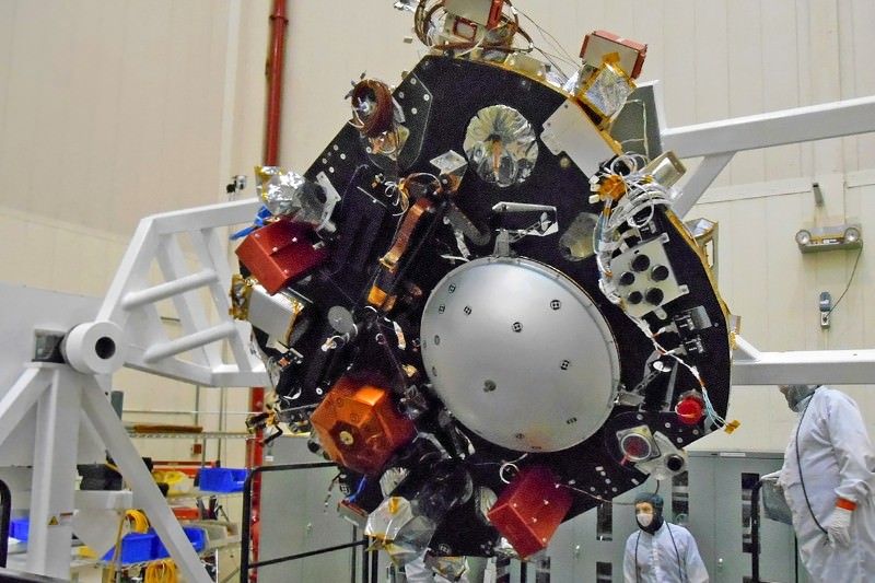 Mars lander gets set for mission to probe planet's depths | New Scientist