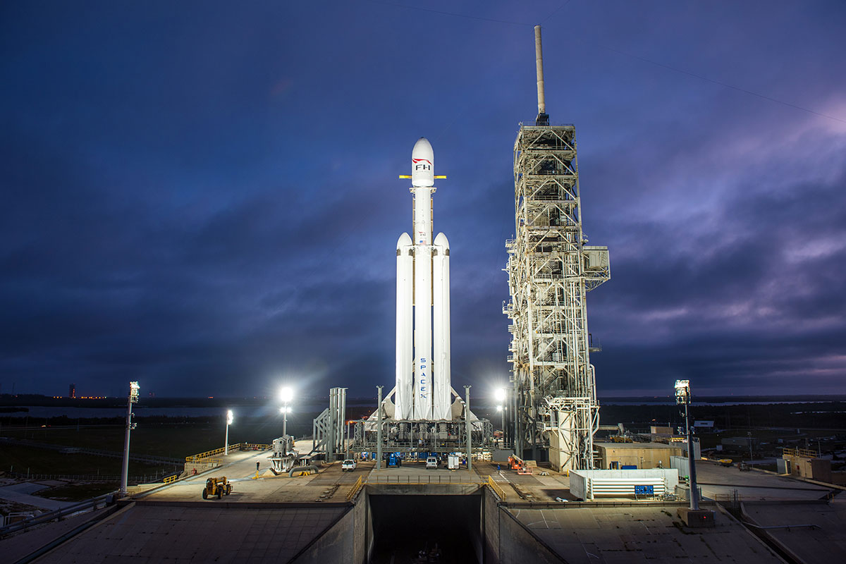 Seeing SpaceX’s Falcon Heavy rocket take off for the first time | New ...